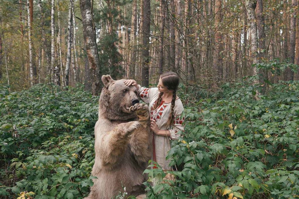 L'ours Stepan joue les modèles pour la photographe russe Olga Barantseva