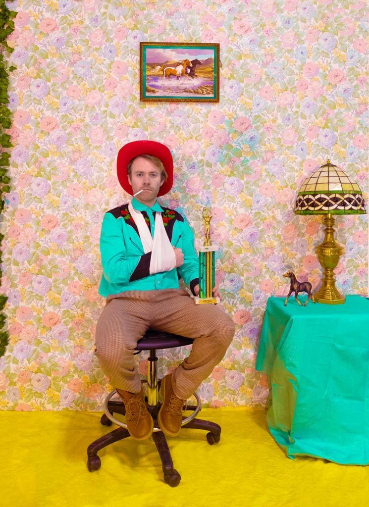 L’Irlande des années 90 dans l’univers coloré et nostalgique d’Enda ...